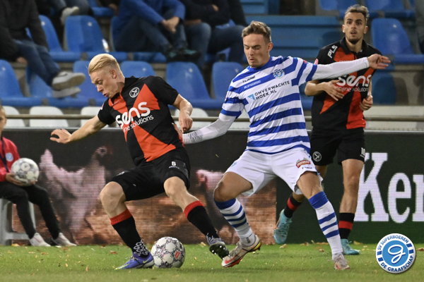 Almere City vertrekt voor het eerst met volle buit van De Vijverberg ...
